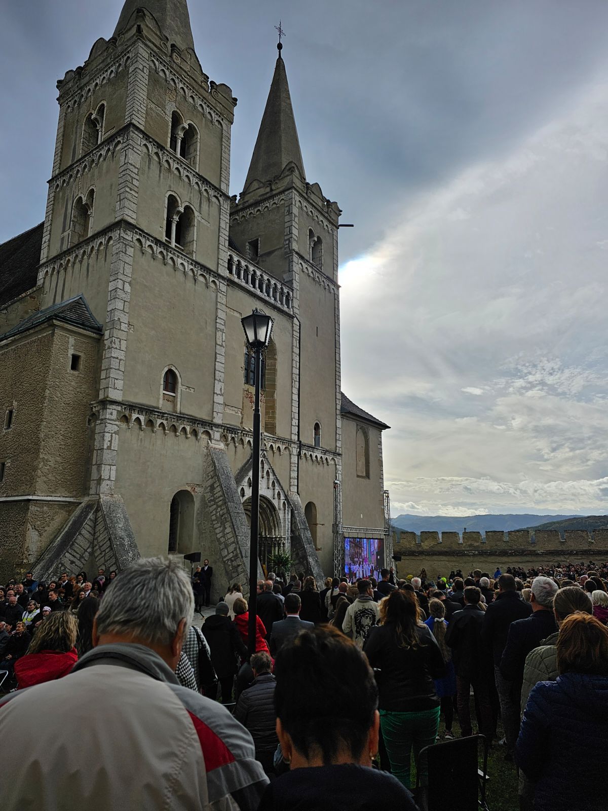 Modlitba za biskupa Františka – spolocenstvokralovnarodiny.sk